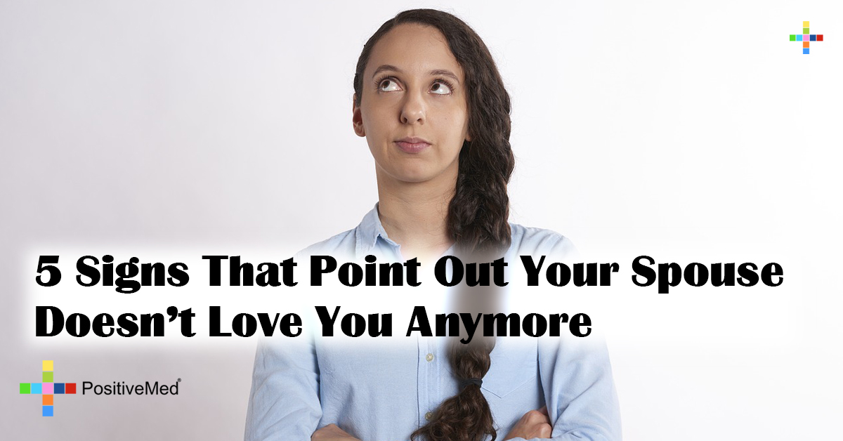 5 Signs That Point Out Your Spouse Doesn't Love You Anymore